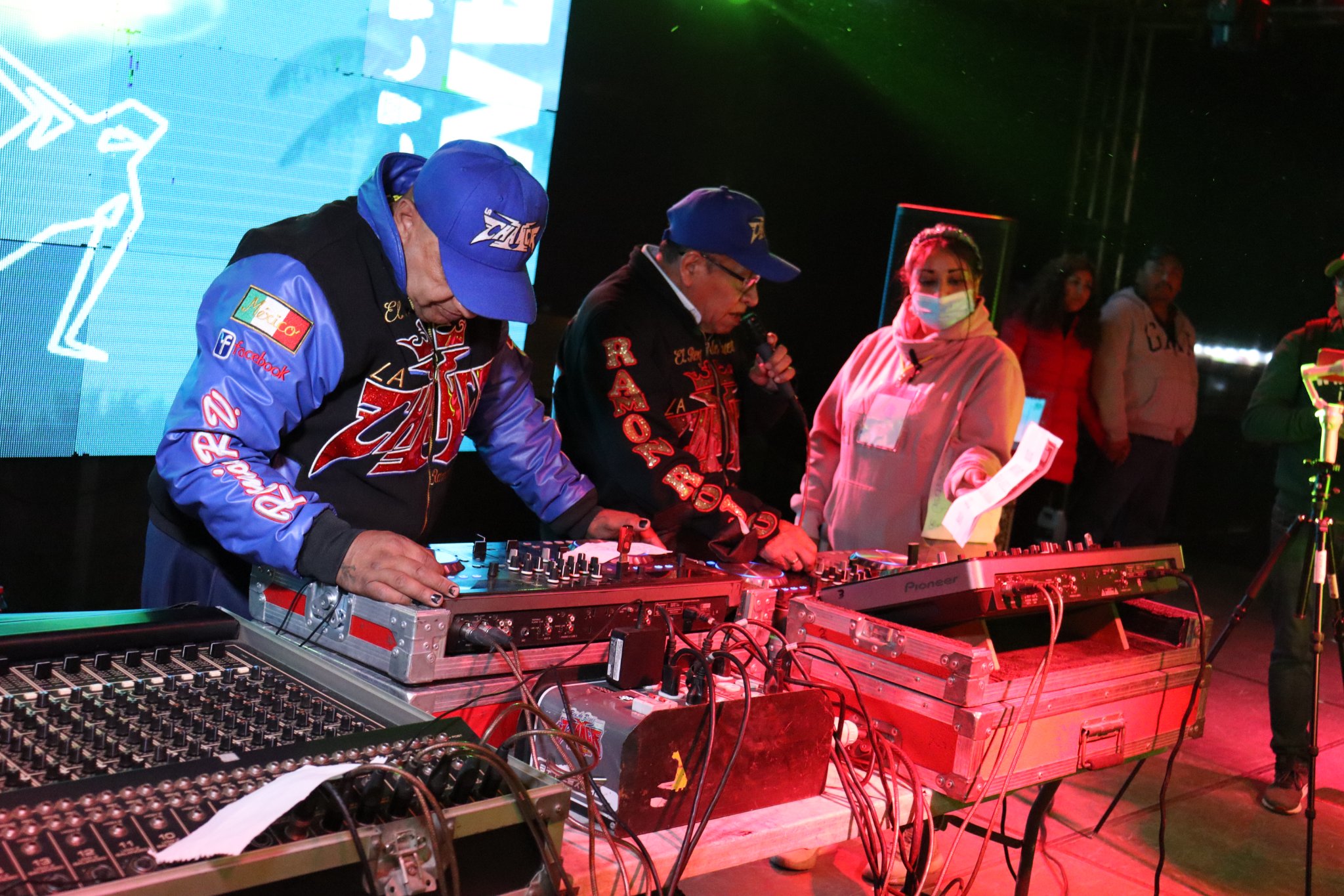 Sonidero La Changa de Ramón Rojo, llenó el Jardín Bicentenario. Desde ...