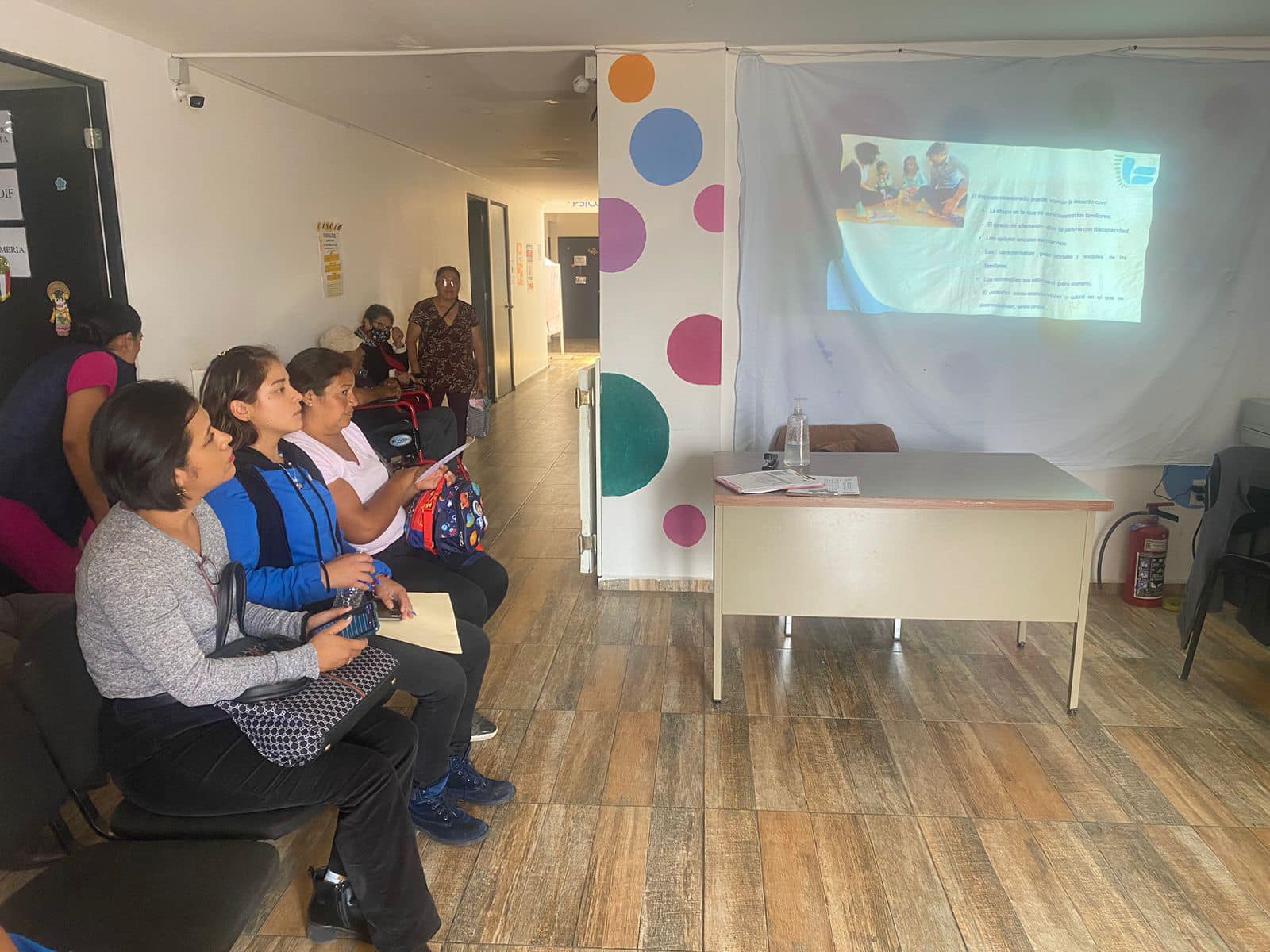 Capacitación denominada “Familia y Discapacidad” en el UBRIS de San ...